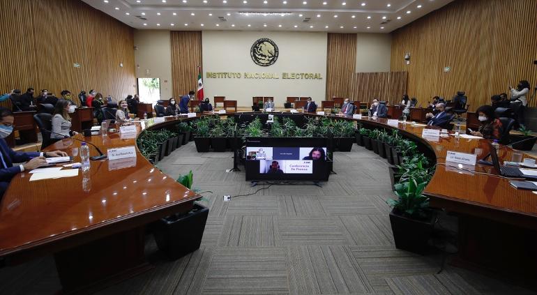 Impugna Presidencia de AMLO freno a guadañazo al INE