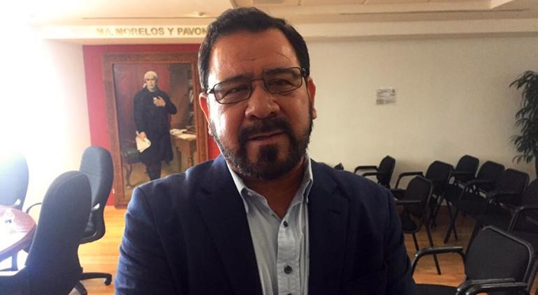 Deben sentarse a platicar Corral y Tena: Miguel Colunga por violencia