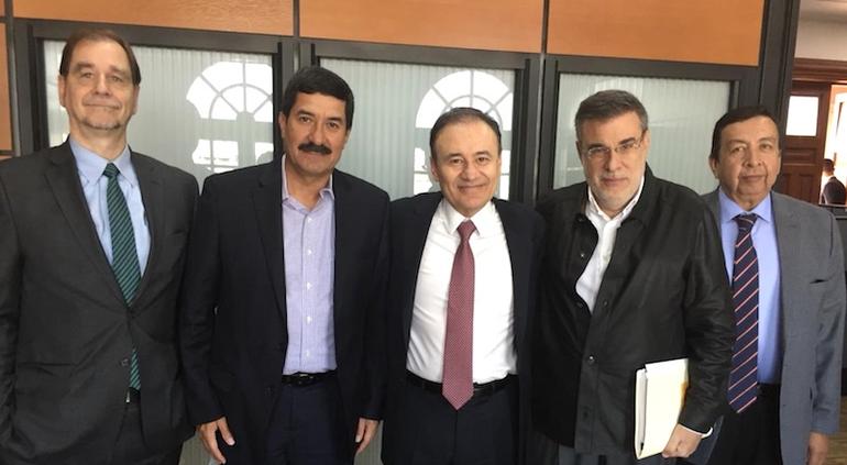 Corral sostiene reunión con Alfonso Durazo en la CDMX