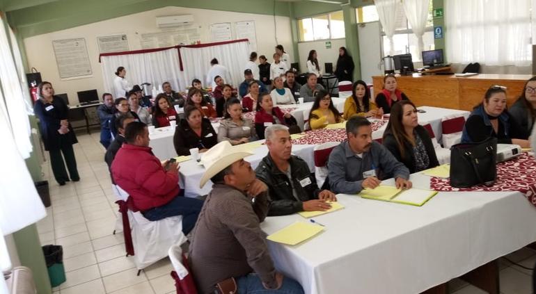 Capacitan a profesores en la escuela multigrado