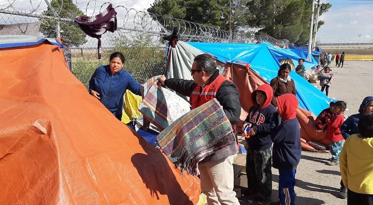 Propietarios del Instituto Lydia Patterson de El Paso donaron cobijas a ...