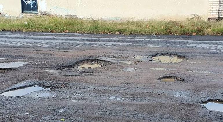 “Cómo luna”: denuncian baches en calles de la colonia CTM