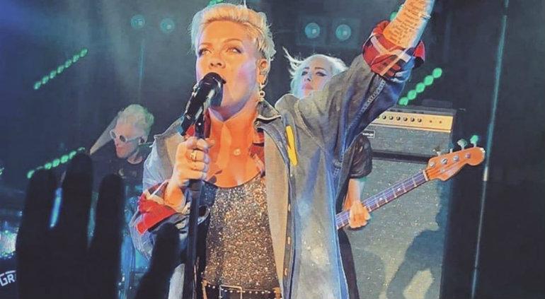 Pink donará 1 mdd tras ser diagnosticada por error con coronavirus