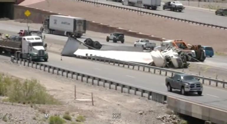 Impactante choque de tráiler en El Paso 🎥