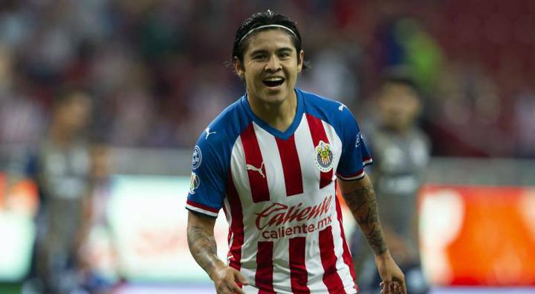 Exhibe novia a jugador de Chivas de fiesta en plena cuarentena (VIDEO)