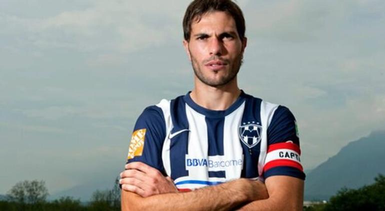 Anuncia Rayados salida oficial de su capitán José Basanta