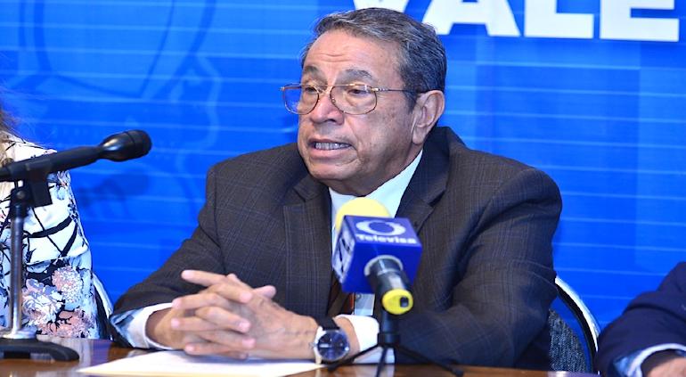 Posponen tomografía a Enrique Grajeda, esperan pronta recuperación