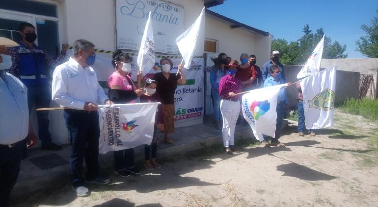 Inaugura Estado espacios públicos en Bachíniva
