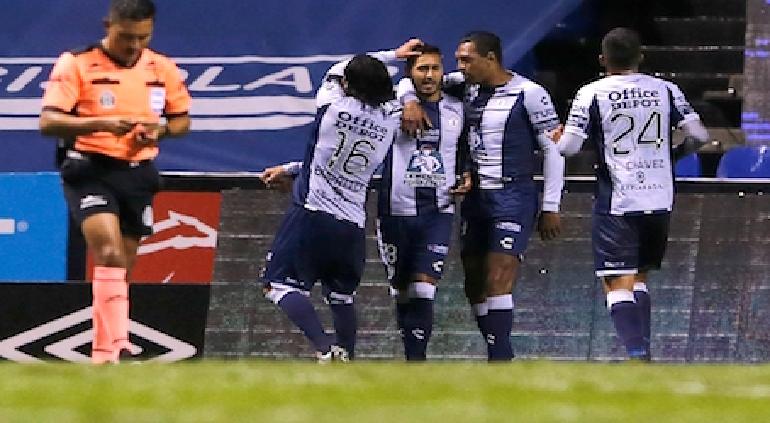 Con anotación de Ismael Sosa, Pachuca vence al Puebla en el Cuauhtémoc