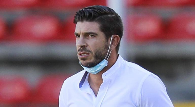 Anunció Querétaro salida de Alex Diego como DT