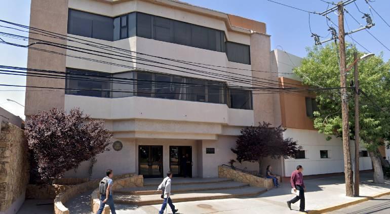 Demolieron antigua rectoría de la UACJ; será el Centro de Lenguas