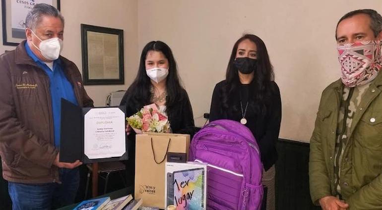 Reconocieron a alumna del CETIS 93 de Nuevo Casas Grandes