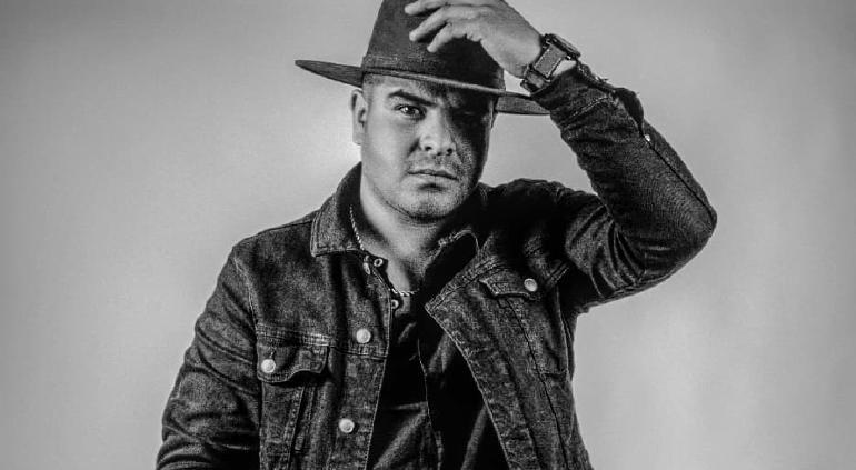 “Pa’ brindar por ella”: lanzó el chihuahuense Ángel Celiz sencillo 🎦