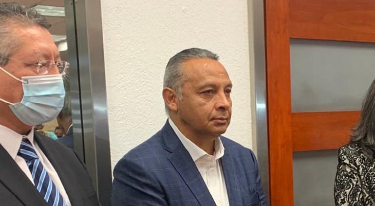 El director de la Junta de Agua, Sergio Nevárez, deseó feliz Navidad a ...