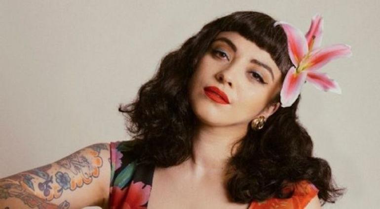 ¡Ya es mamá! Mon Laferte anunció el nacimiento de su primer bebé