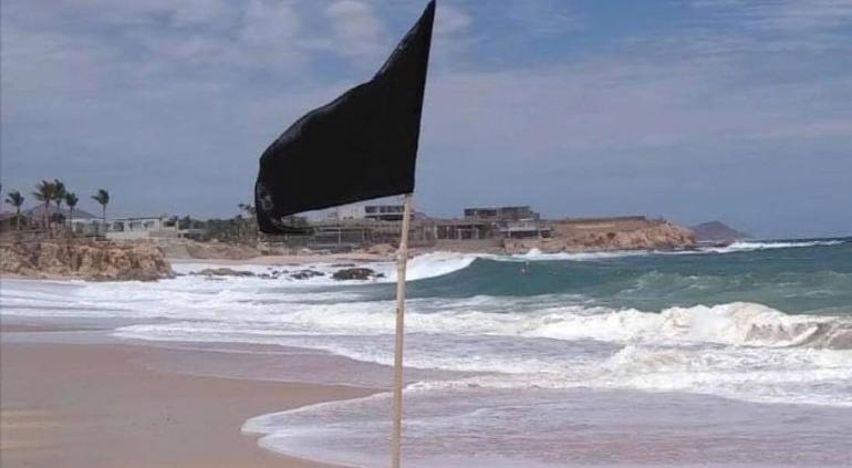Bandera negra en Los Cabos por huracán Estelle; alertan mar de fondo