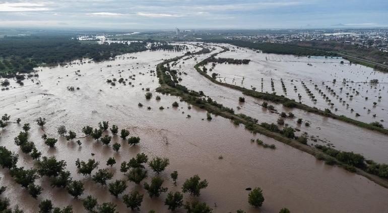 Llevan víveres a damnificados en Camargo tras desborde de río Florido