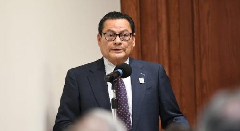 Triunfa Javier Contreras y es nuevo director de Filosofía y Letras