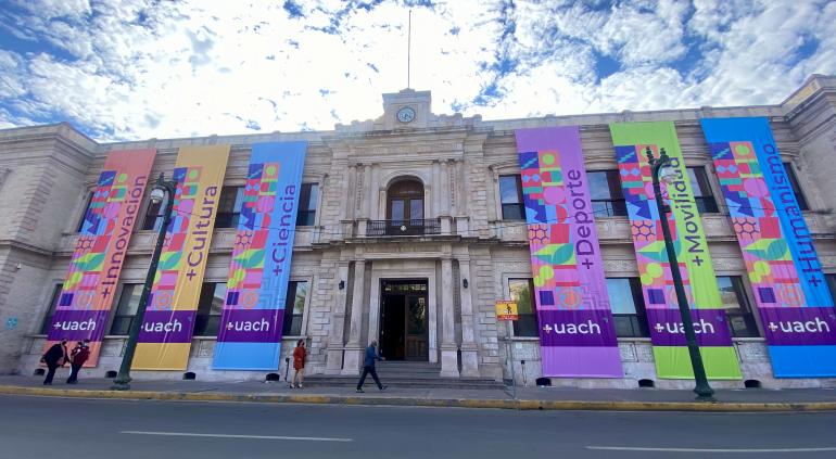 La Universidad Autónoma de Chihuahua, decora la sede de la máxima casa ...