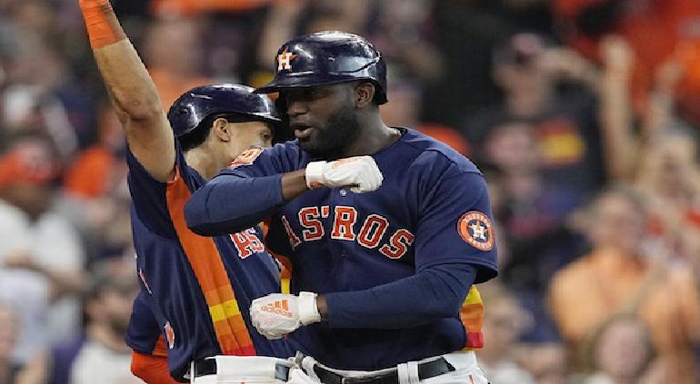 Álvarez pega otro HR y Astros vuelve a vencer 4-2 a Mariners