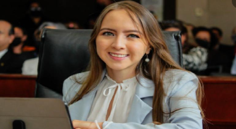 Ahora a Carla Rivas; hackean Whats a diputada del PAN