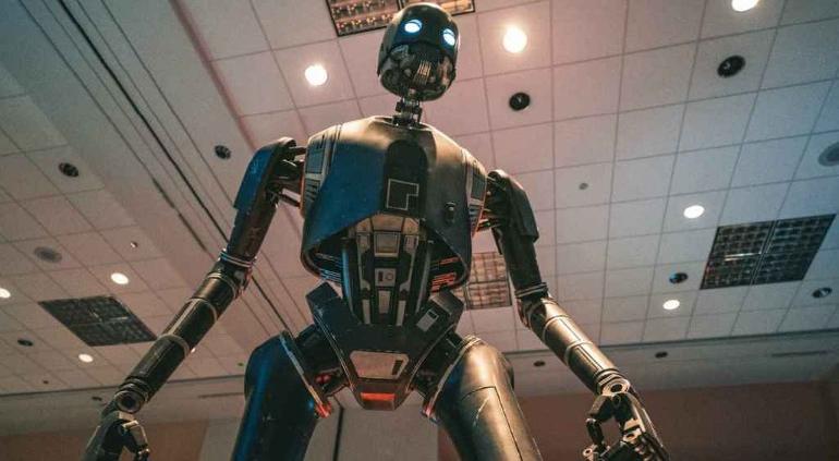 Propone policía en EU, robots para matar criminales peligrosos