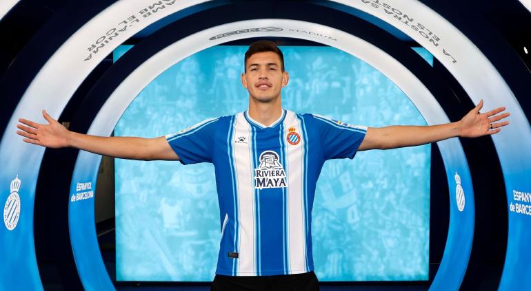 Oficial: así presentaron a César Montes en el Espanyol📸
