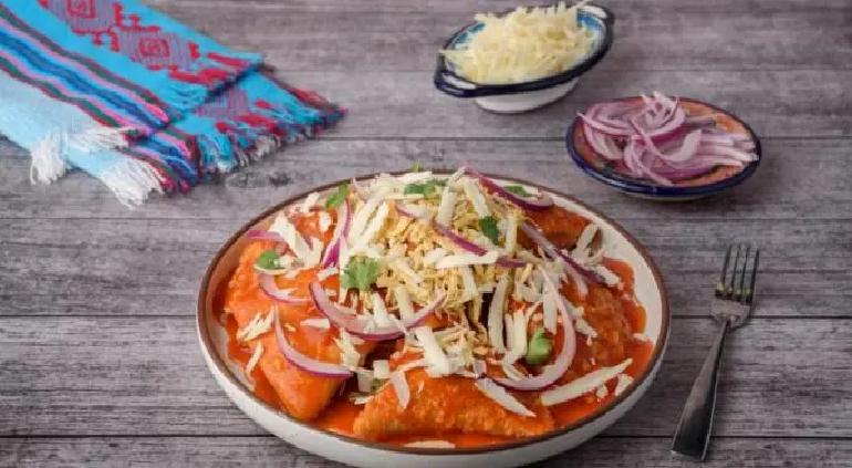 Desayuna estos deliciosos chilaquiles rellenos de queso Desayuna estos deliciosos chilaquiles rellenos de queso