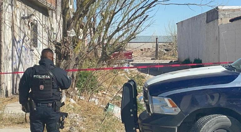 Esta tarde se registró el hallazgo de un cuerpo sin vida envuelto en una lona en la colonia Luis ...