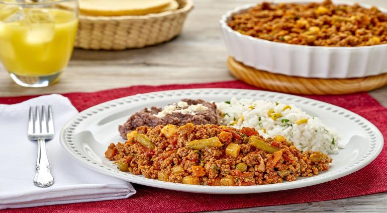 Cocina esté sencillo picadillo para comer hoy