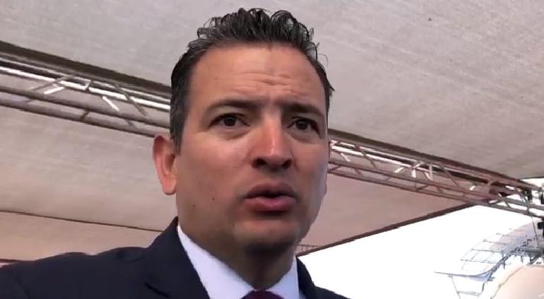 Tras la clausura de un bar el día de ayer, el alcalde, Marco Bonilla ...
