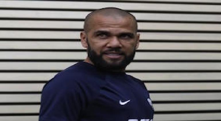 Dani Alves no recurrirá a procesamiento para ir cuanto antes a juicio Dani Alves no recurrirá a procesamiento para ir cuanto antes a juicio