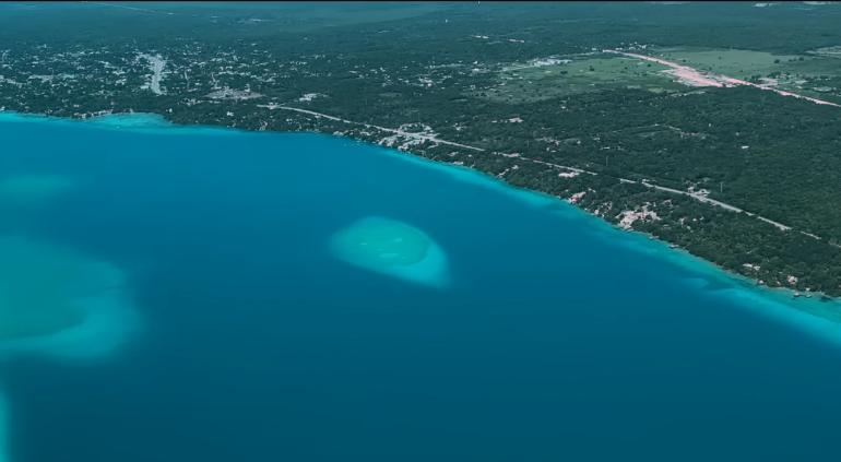 Rendimos tributo al chaneque por Bacalar; no todo es racional: AMLO