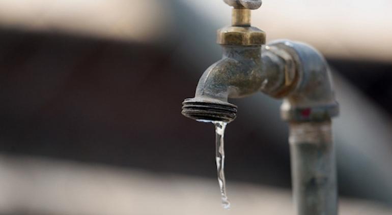 Sucumbió suministro de agua por persona a su peor nivel