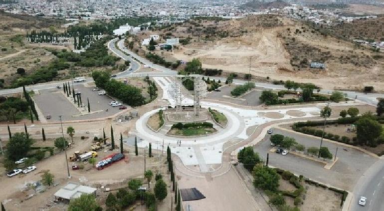 Presentó Mario Vázquez Parque Puerta del Tiempo y proyectos de Parral