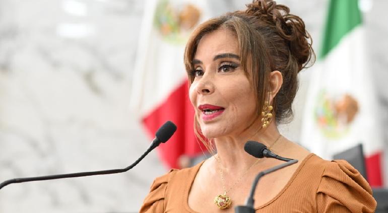 Advierte María Antonieta daño irreparable por falta de libros