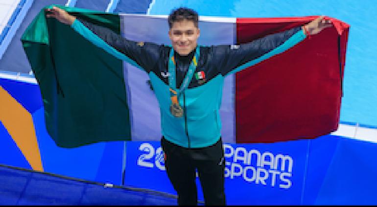 Osman Olvera se llevó el oro en trampolín de un metro en Santiago