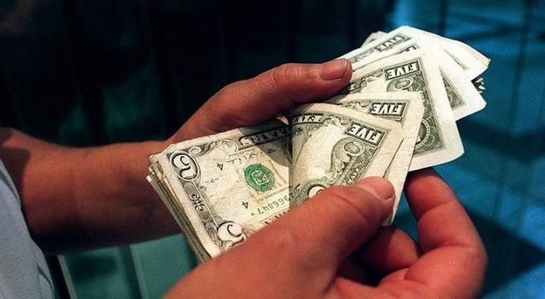 Dólar roza los 18 pesos en ventanillas, así cotizó hoy