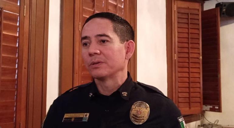 Investigan a elemento por arresto a menor