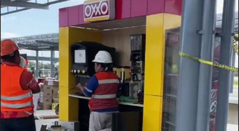 VIDEO: Viralizan mini Oxxo en estación del Tren Maya