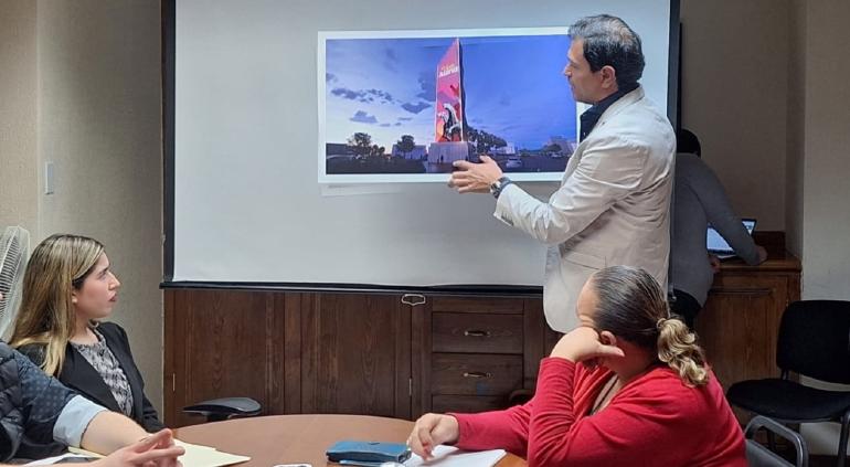Colocarán mega pantalla en la Ejército y Paseo de la Victoria