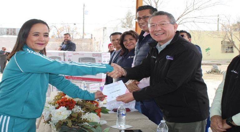 Entregan 200 calentones a escuelas de Ciudad Juárez
