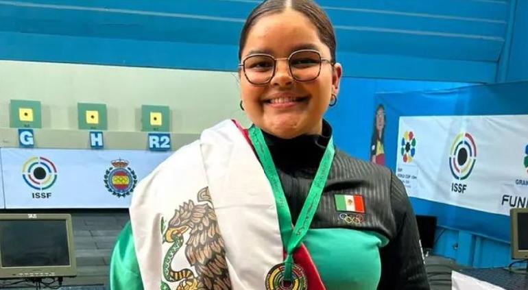 Andrea Ibarra gana medalla de plata en el mundial en tiro deportivo