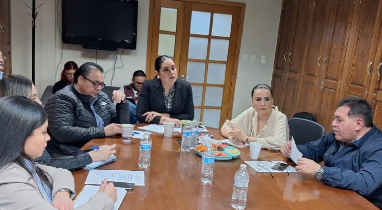 Apoya Centros Comunitarios con infraestructura para realizar programas