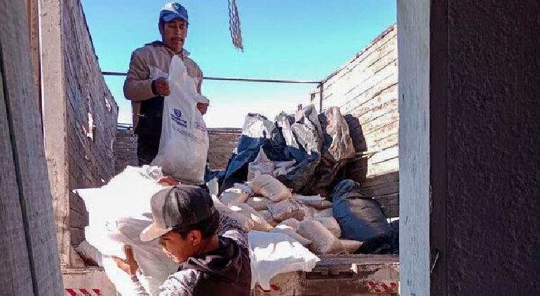 Llevaron apoyos a Tomochi por aniversario luctuoso de Gabriel Tepórame