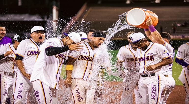 Dorados enfrían al cuadro Caliente de Durango en extra innings