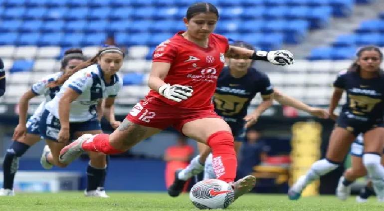 Versión: Bravas busca reforzar la portería con Karla Morales