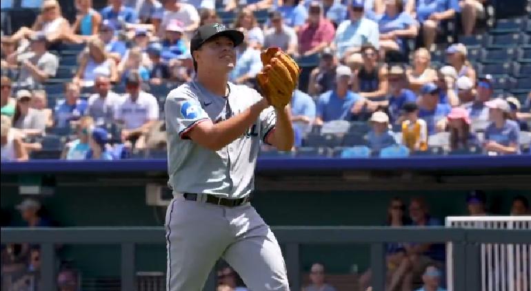 Debutó el lanzador mexicano Valente Bellozo en las Grandes Ligas