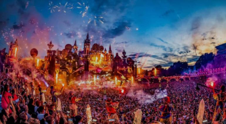 Multan a Tomorrowland con €2 millones por no usar vasos de plástico