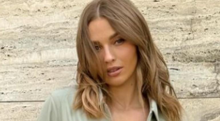 Presumió Irina Baeva un gran ramo de flores 📷